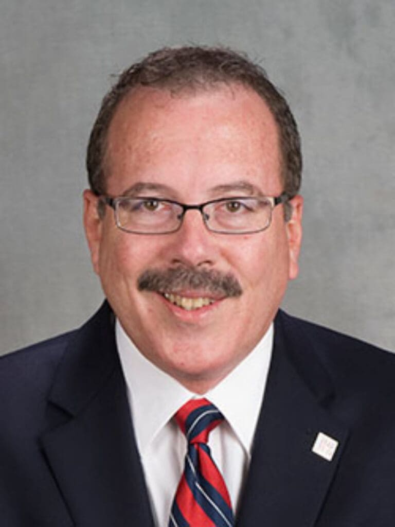 Robert Davison Avilés - Bradley University | Bradley University